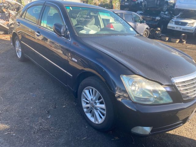 Toyota Crown GRS180