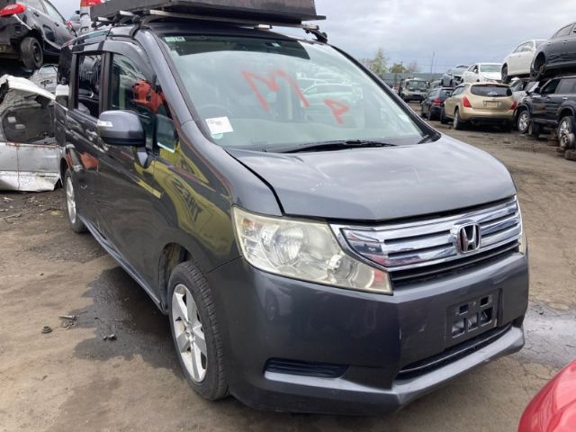 Honda Stepwgn RK1 2009-2015