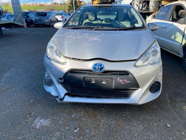 Toyota Aqua NHP10 2011-2015