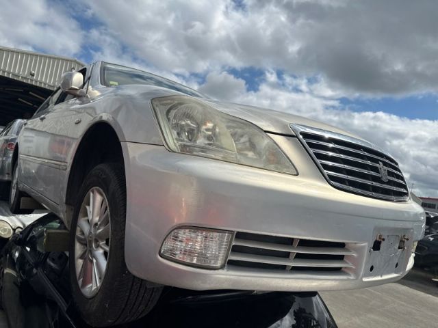 Toyota Crown GRS182 2004