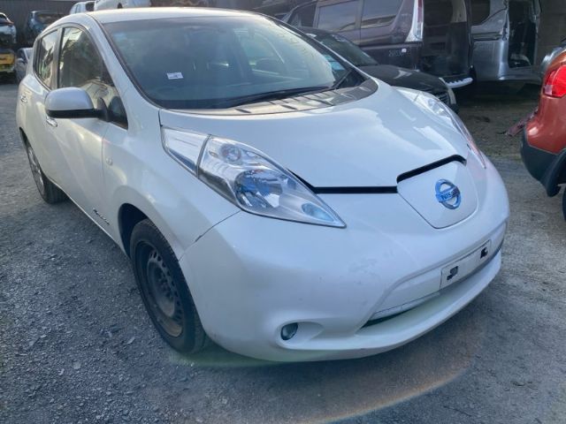 Nissan Leaf ZE0 2011-2016
