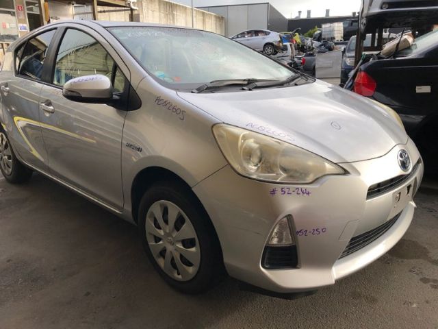 Toyota Prius C Aqua NHP10